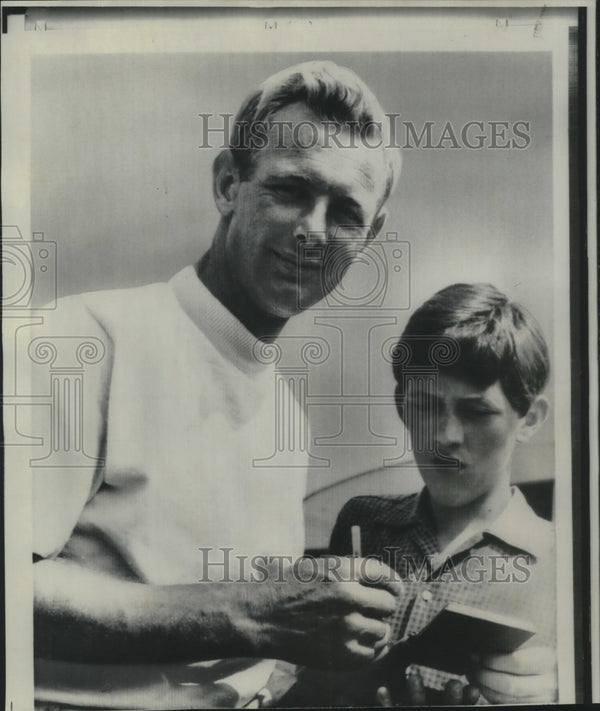 1967 Bruce Devlin, Australian Golfer Signs Autograph at British Open ...