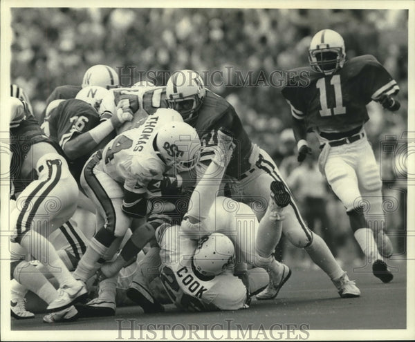 1985 Mark Daum, Husker Football Linebacker at Game - nos09461 ...