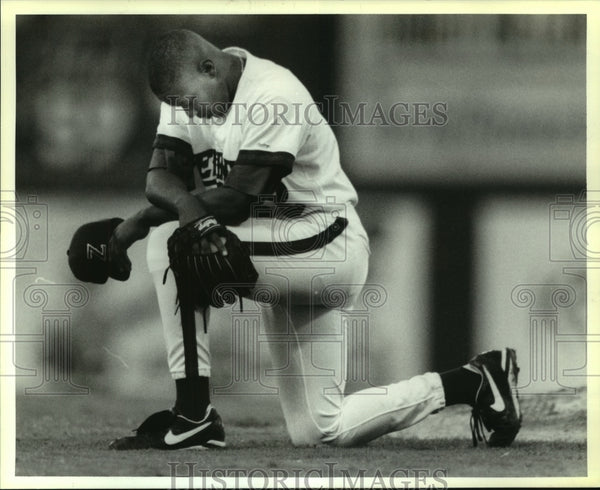 1995 Mike Farrell, Zephyrs Baseball Pitcher at Mound - nos11503 ...
