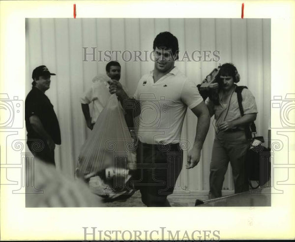 1988 Press Photo New Orleans Saints Shawn Knight Traded to Denver Bron ...