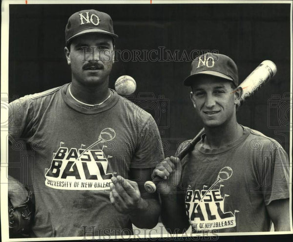 1987 Press Photo U of New Orleans baseball players David Ward and Davi ...