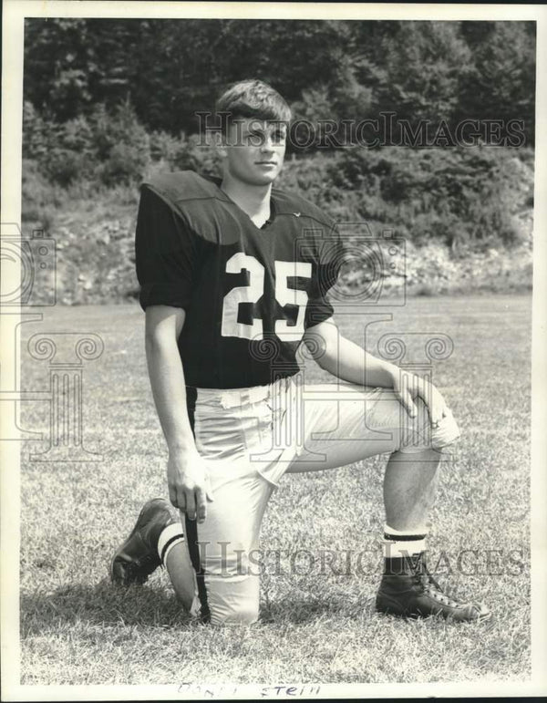 1970 Press Photo La Salle football player Randall L. Stein kneels down ...