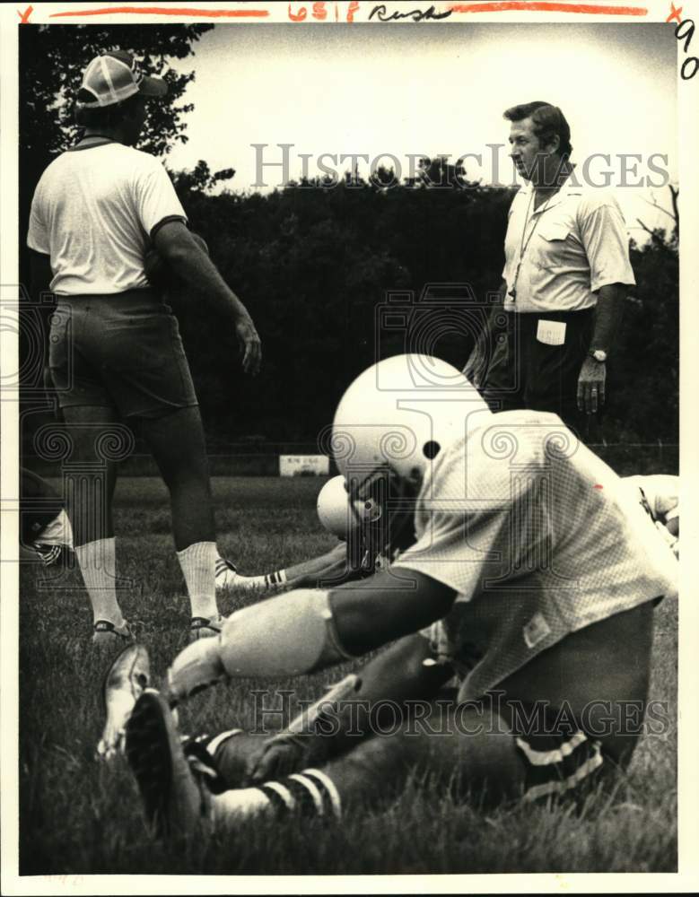 1980 Press Photo Archbishop Shaw Football Coach Joe Zimmerman at Pract ...