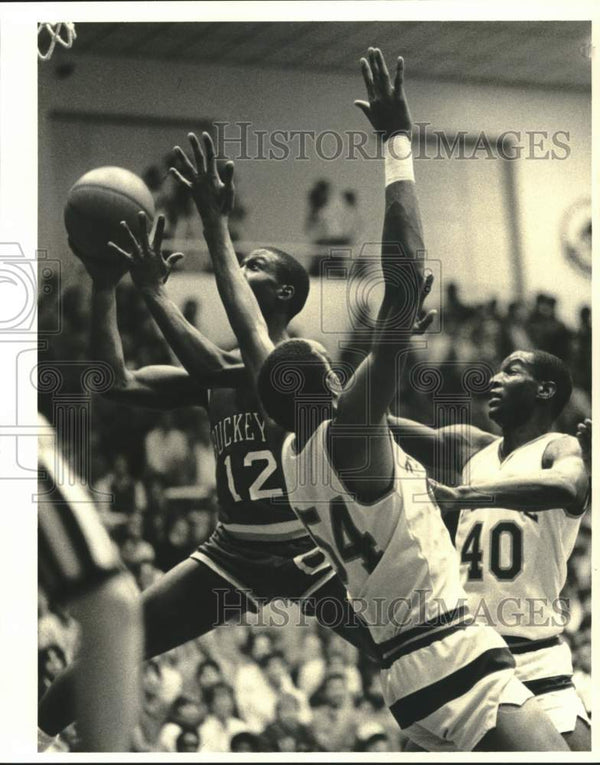 1983 Press Photo OSU guard Ron Stokes (12) shoots against Tulane defen ...