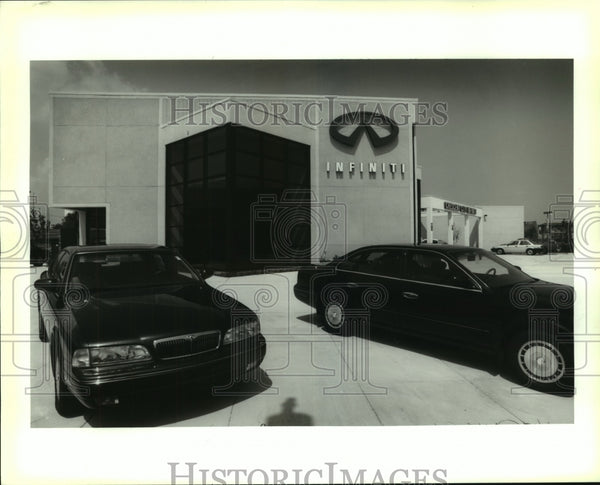 1995 Press Photo The Crescent City Infinity car dealership in Metairie ...