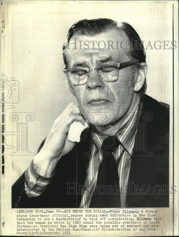 1971 Press Photo Robert Hilsman, former state department official with ...