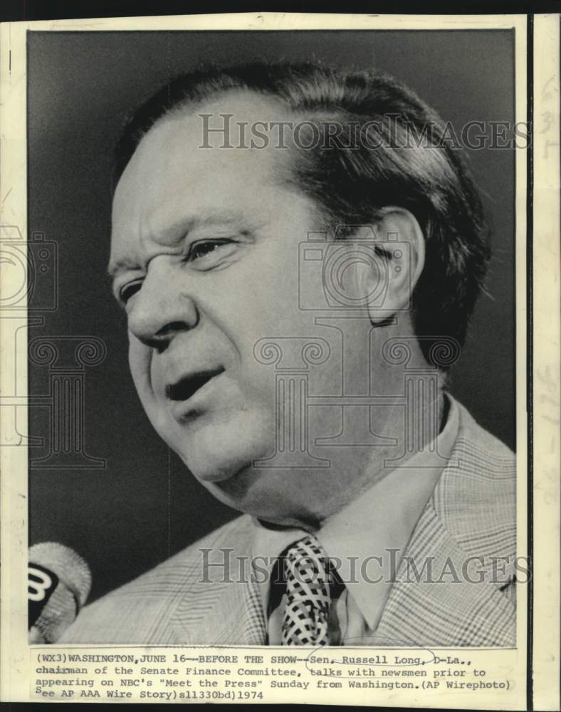 1974 Press Photo Senator Russell Long with newsmen in NBC studio. - no ...