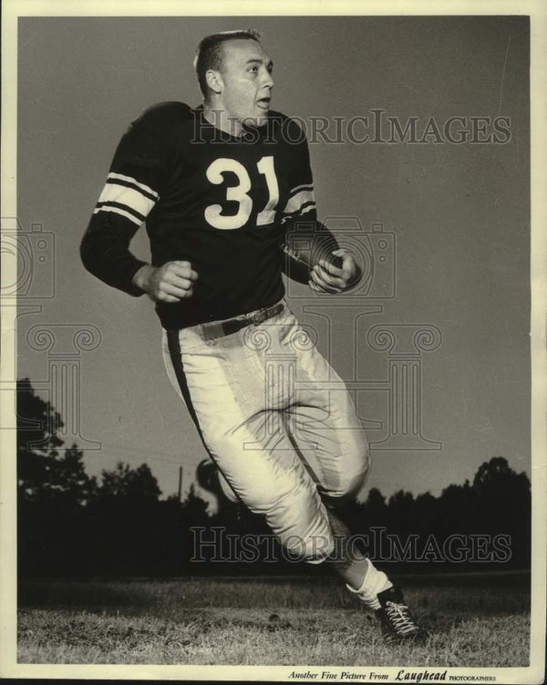 1967 Press Photo Billy Kinard, right halfback for the University of Mi ...
