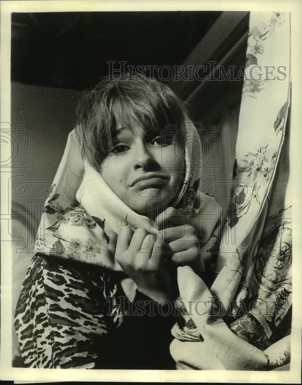 1961 Actress Portland Mason in "Bringing Up Buddy" - Historic Images