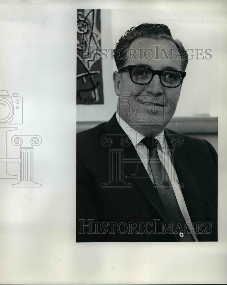 Press Photo Lee V Layman - Historic Images