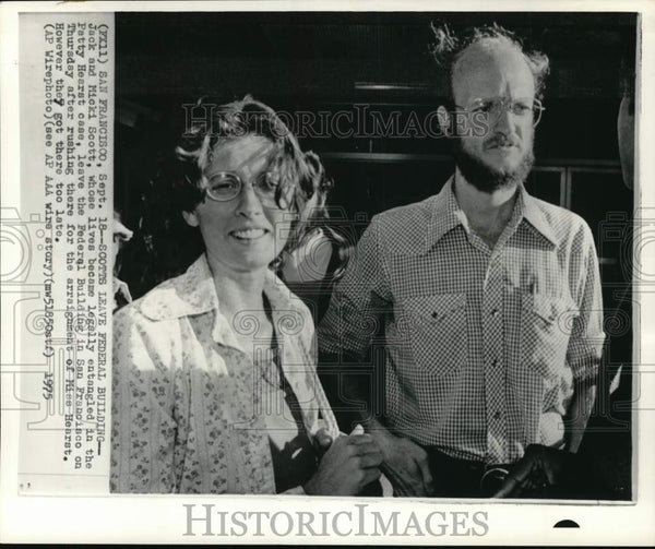 1975 Press Photo Jack & Micki Scott leaving Federal Building, San Fran ...