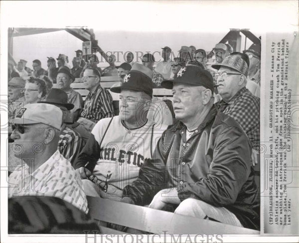1964 Press Photo Athletics Baseball Manager & Pitching Coach Watch Gam ...