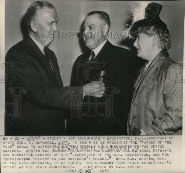 1947 Warren R Austin receives medal from Geo C Marshall, Washington ...