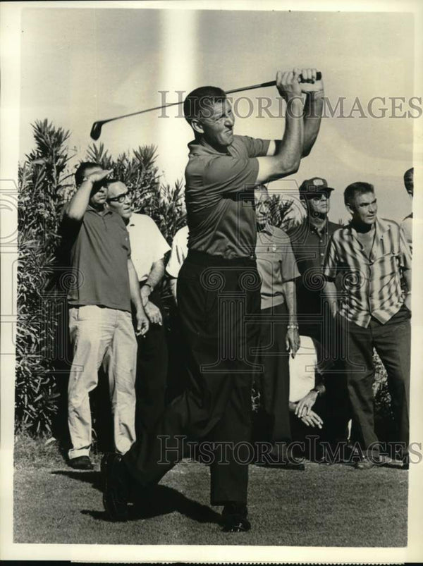 1964 Press Photo Golfer George Bayer, Desert Inn, Las Vegas, Nevada ...