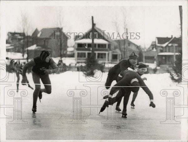 1929 Press Photo Men Speed Skating in a neighborhood - pix42762 ...