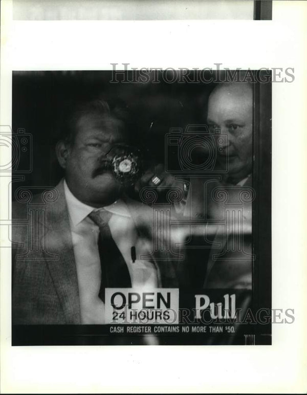 1991 Joe Delarosa and Larry Click investigate Stop and Go crime ...