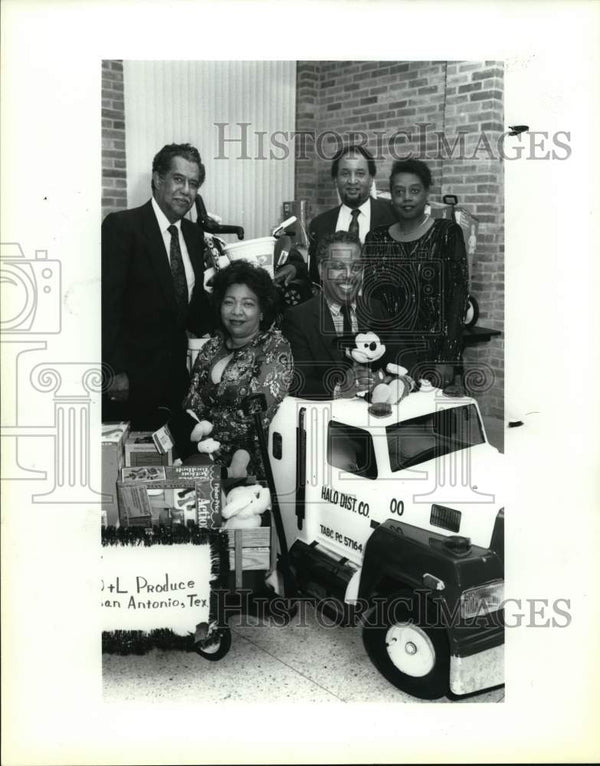 1991 Calvin Kennedy, Sr. and guests of Alpha Phi Alpha dance guests ...