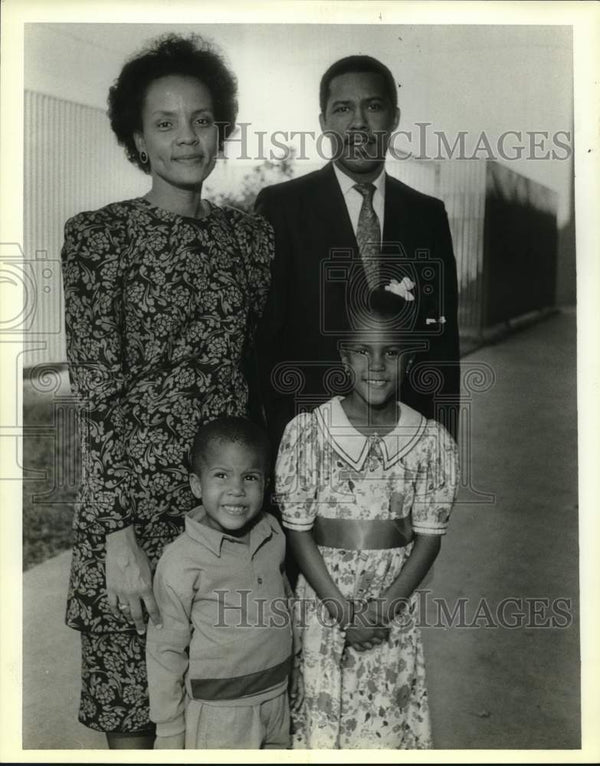 1989 Lawrence Harkless family at "San Antonio Treasurers" reception ...