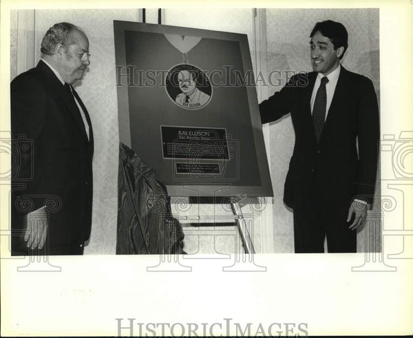 1983 Ray Ellison Accepts Award From Mayor Henry Cisneros - Historic Images