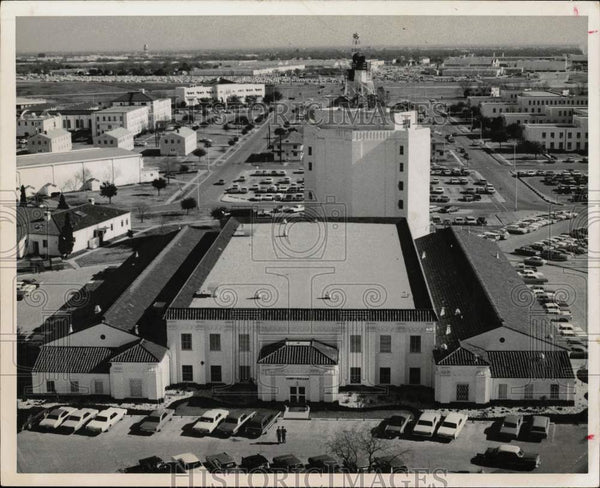 Press Photo Comptroller Building at Kelly Air Force Base, Texas - sam0 ...