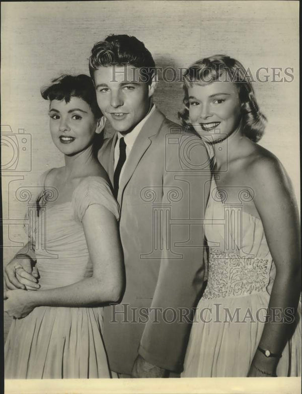 Actor David Nelson with co-stars in show portrait - Historic Images
