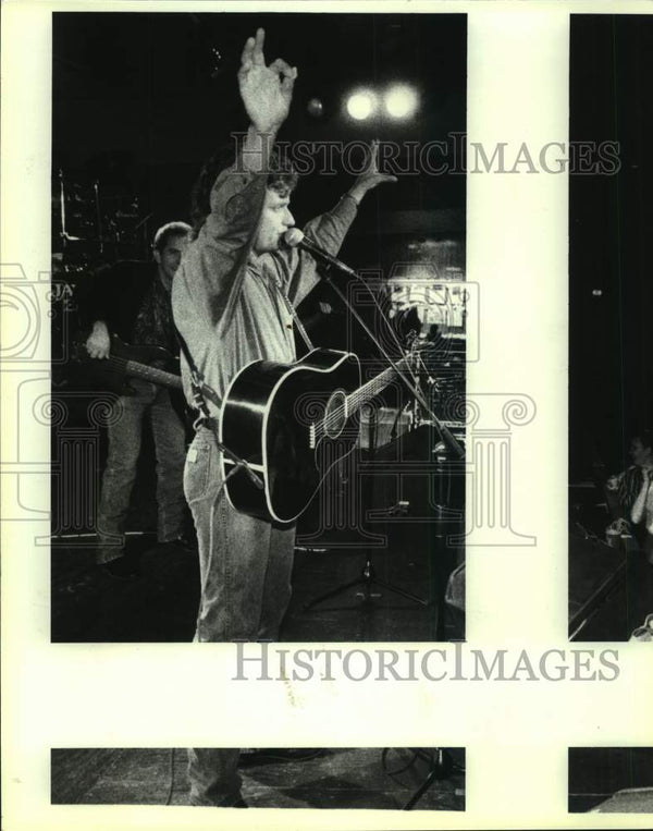1992 Musician Jay Eric Performs at Blue Bonnett Palace - Historic Images