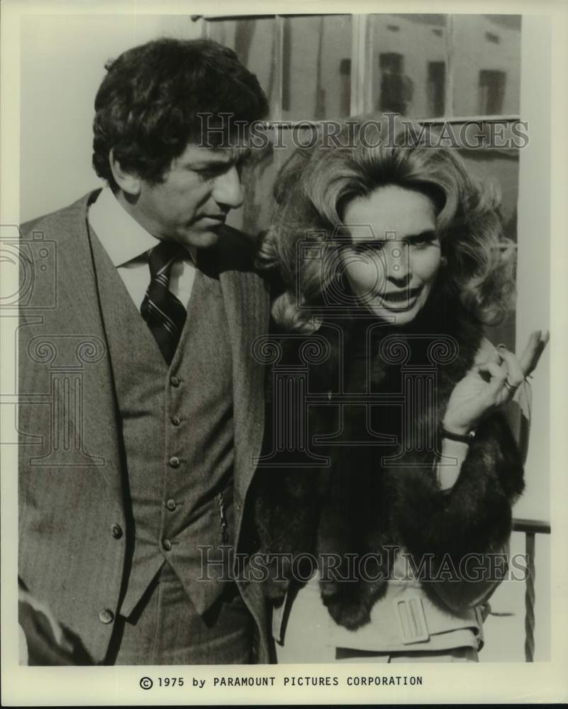 1975 Actor & Actress Perform in Paramount Pictures Film - Historic Images