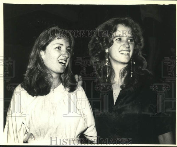 1981 Press Photo Courtney Kennedy & Mary Kerry Kennedy at Xenon in New ...