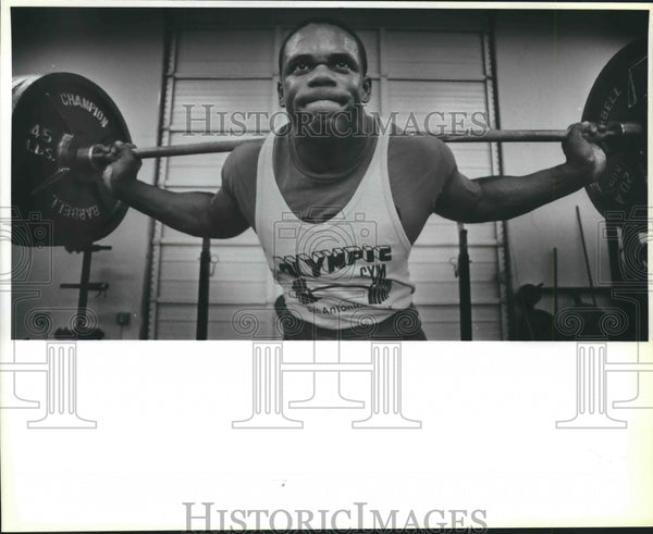 1987 Press Photo Bodybuilder Rob Pittman at the Olympic Gym in San Ant ...