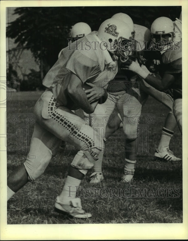 1983 Press Photo Ralph Voss, Trinity College Football Player - sas0508 ...