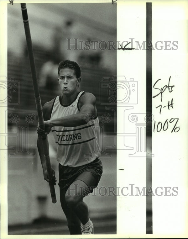 1989 Press Photo Cory Rauch, New Braunfels High School Track Pole Vaul ...