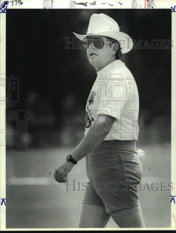 1989 Press Photo Jerry Glanville at Houston Oilers Football Camp - sas ...