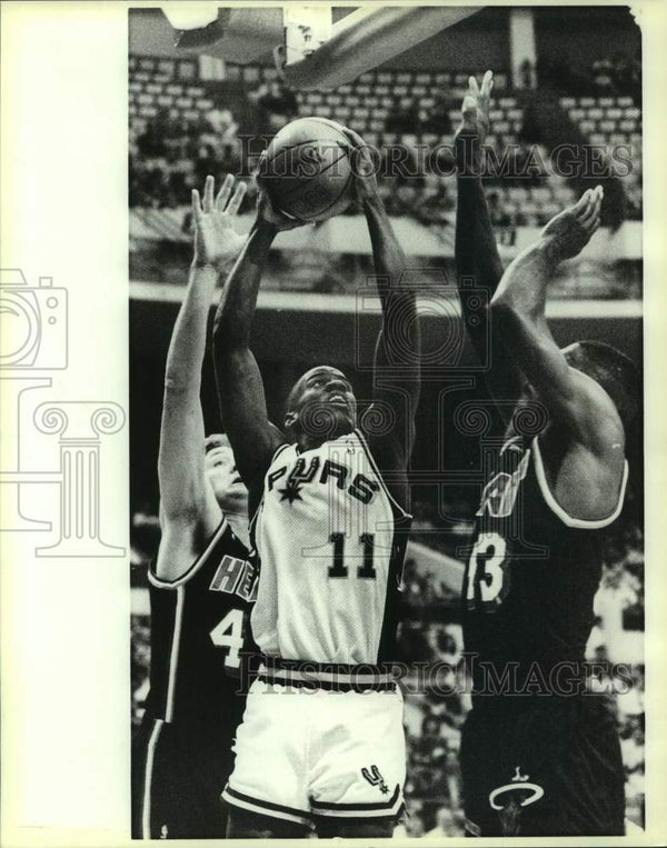 1989 Press Photo Miami Heat and San Antonio Spurs play NBA basketball ...