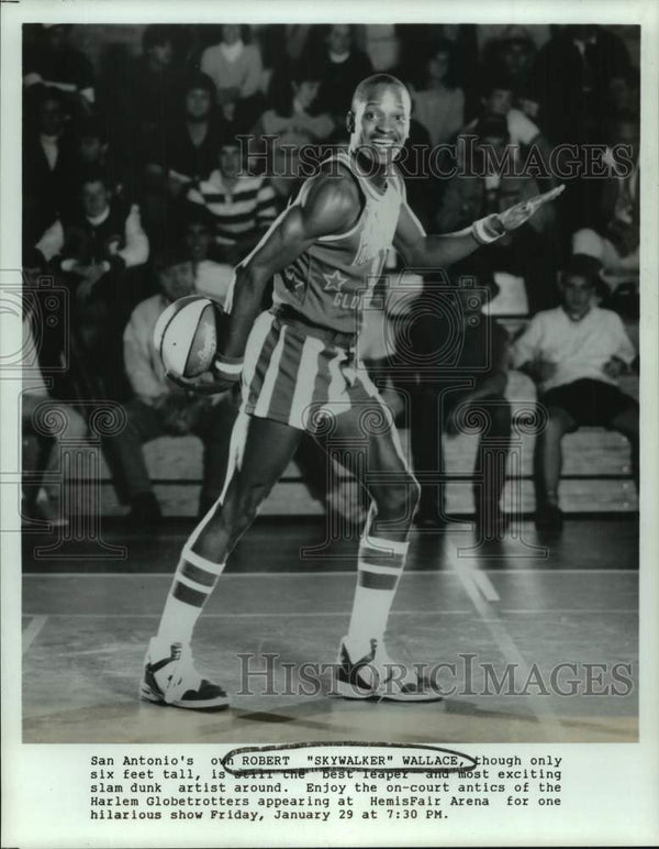 Press Photo Harlem Globetrotters Basketball Player Robert "Skywalker ...
