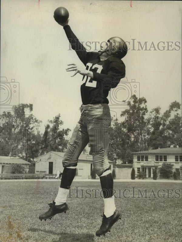 Press Photo North Texas State Football Player Joe Swann Leaps To Catch ...