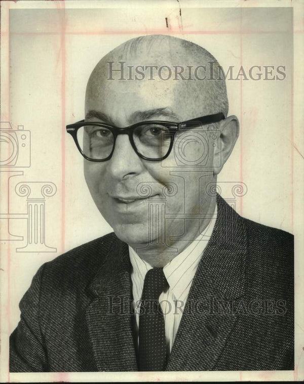 1975 Associate Dean for Continuing Medical Education Dr. Paul Cutter ...