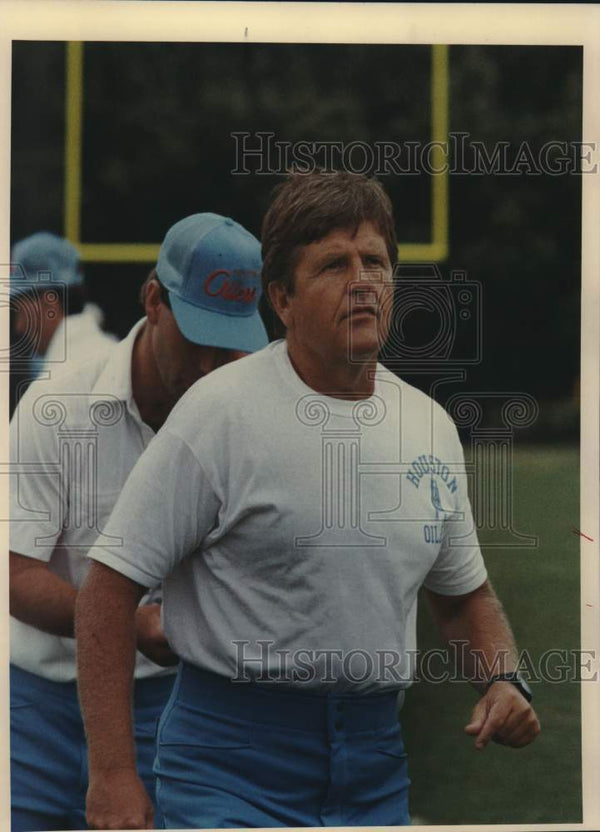 1988 Press Photo Houston Oilers Football Jerry Glanville at Practice ...