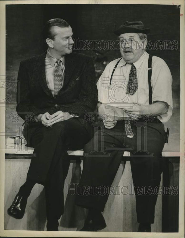 Actor Jack Paar with letters he receives - Historic Images