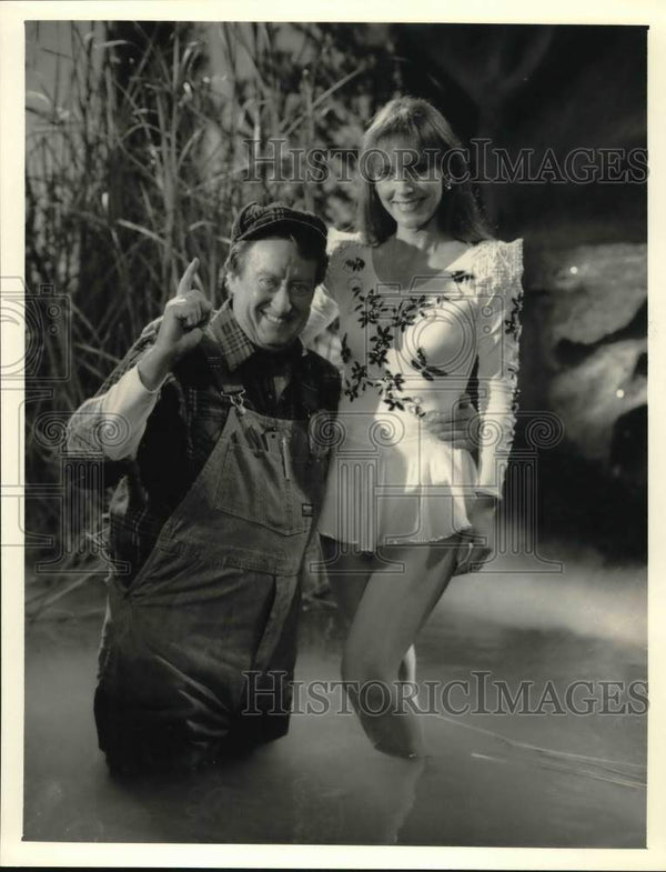 Actor Tom Poston with a co-star - Historic Images