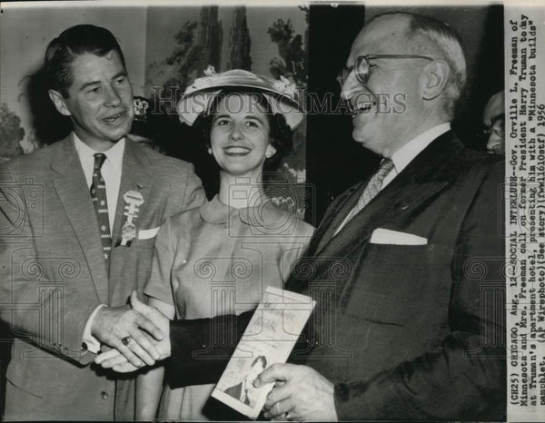 1956 Press Photo Governor and Mrs. Orville Freeman chat with Harry Tru ...