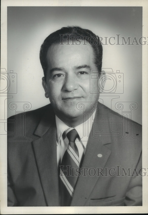Press Photo An image of Alex Bernal Edgewood - sba13082 - Historic Images