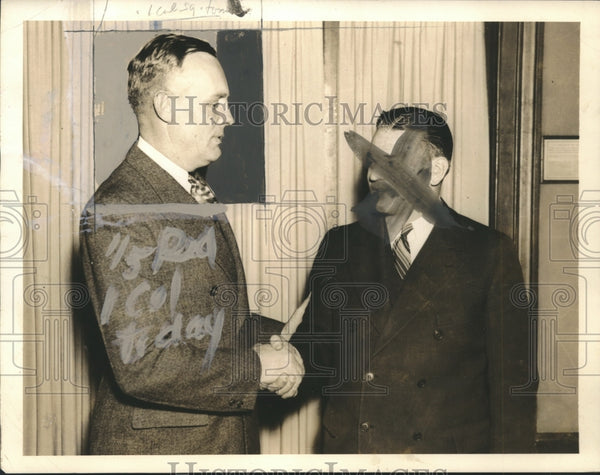 Press Photo Harry Kipke right shakes hands with McLoughry - sba21969 ...