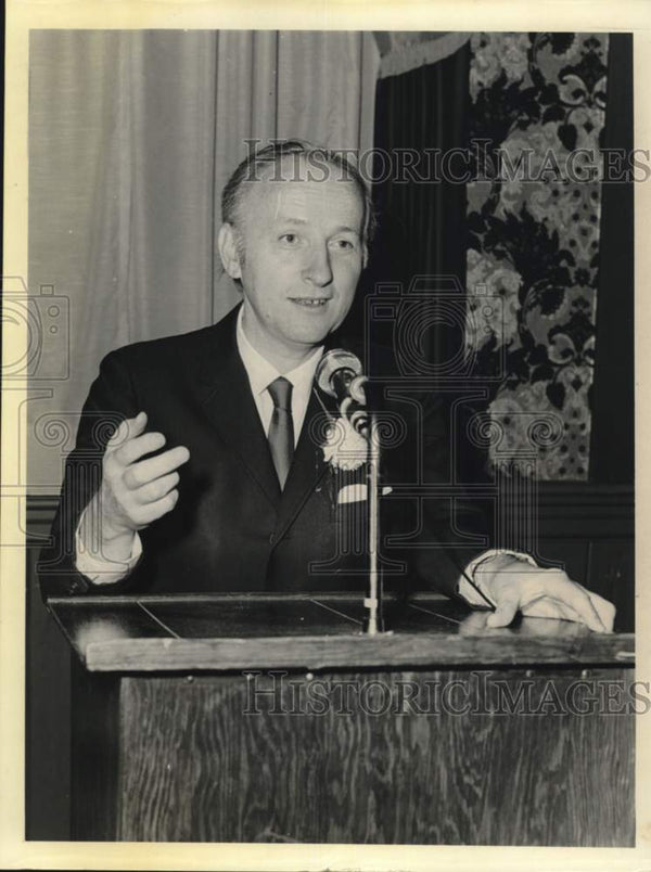 1969 Dr. Timothy Costello speaking - Historic Images
