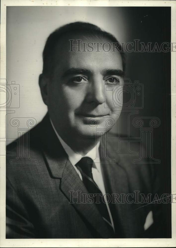1966 Mr. Michael Zarrilli, 45 Rose Court, Silver Lake - Historic Images