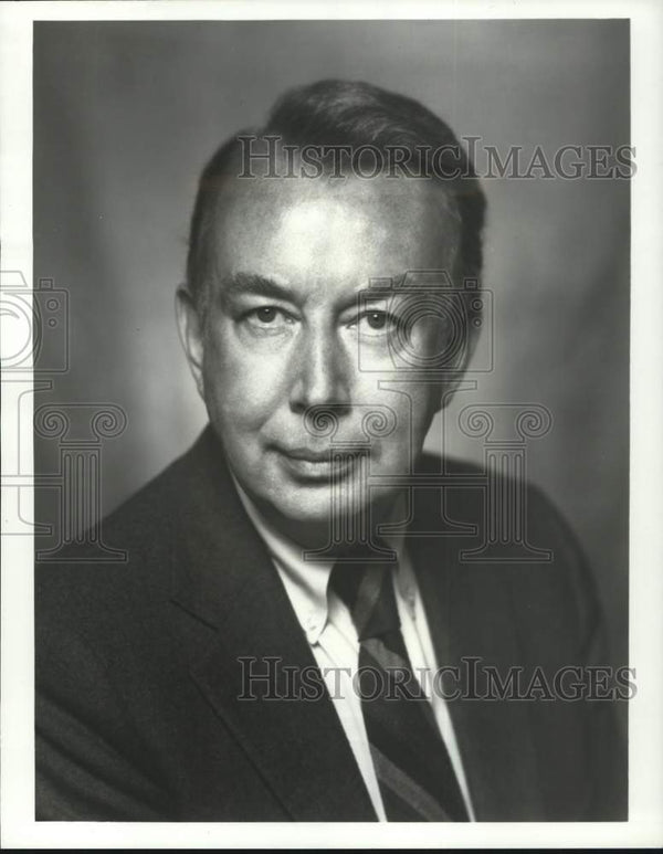 Press Photo William S. Lieberman, The Metropolitan Museum of Art Chair ...