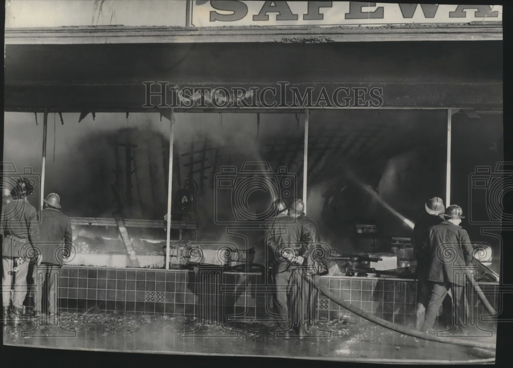 1951 Press Photo Fire razed Safeway Store-Northwest Boulevard ...