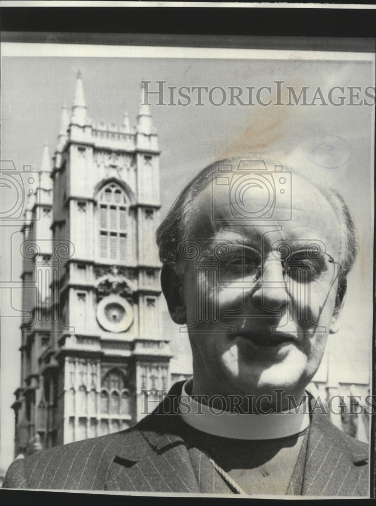 1976 Press Photo Archbishop of England-Dr. Donald Coggan - spa62954 ...