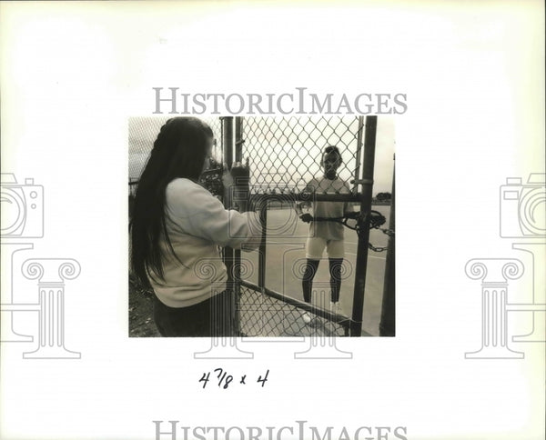 1989 Press Photo Sign language interpreter Terri Brigman teaches Angie ...