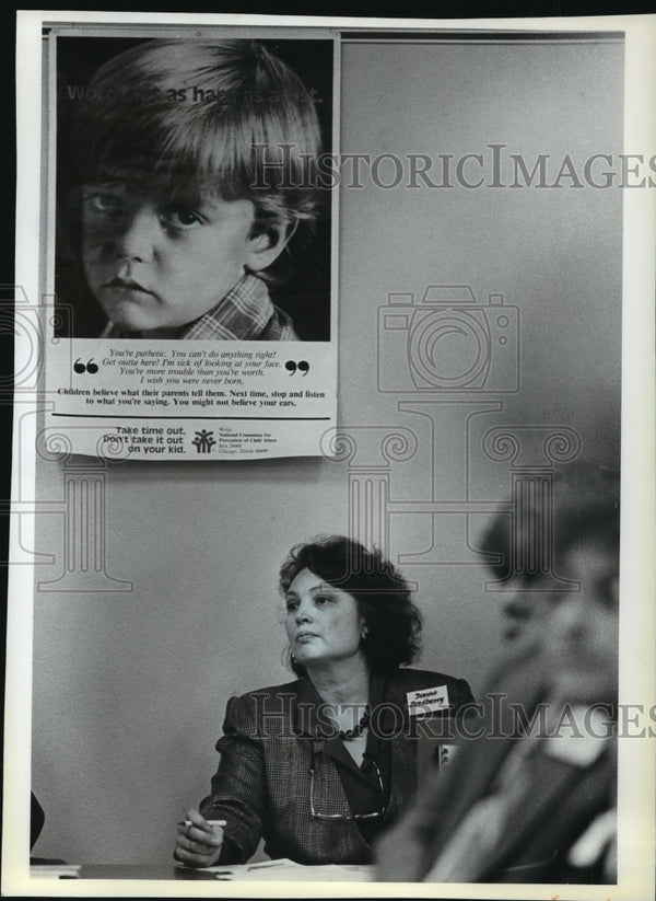 1989 Press Photo Donna Bradberry, Community Coordinator- Network for C ...