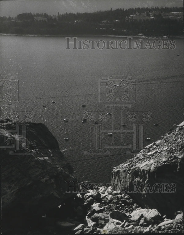 1970 Press Photo Fishermen try luck in fishing at Squaw Bay, Lake Pend ...